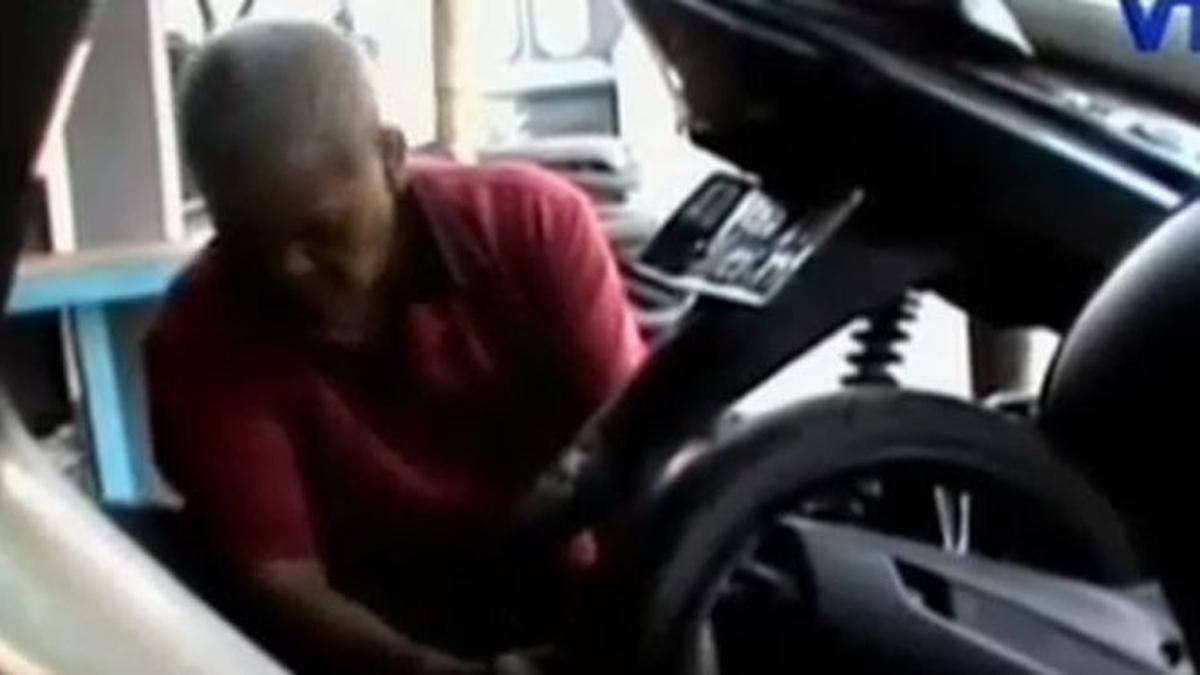 Sisihkan Rp 5 Ribu per Hari, Tukang Tambal Ban di Solo Naik Haji ...