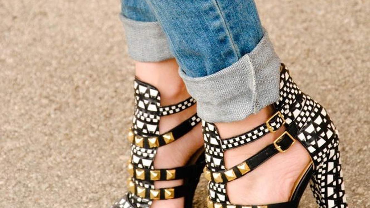 7 Sepatu Motif Tribal Aztec Super Keren Untuk Tampilan Stunning - Photo ...