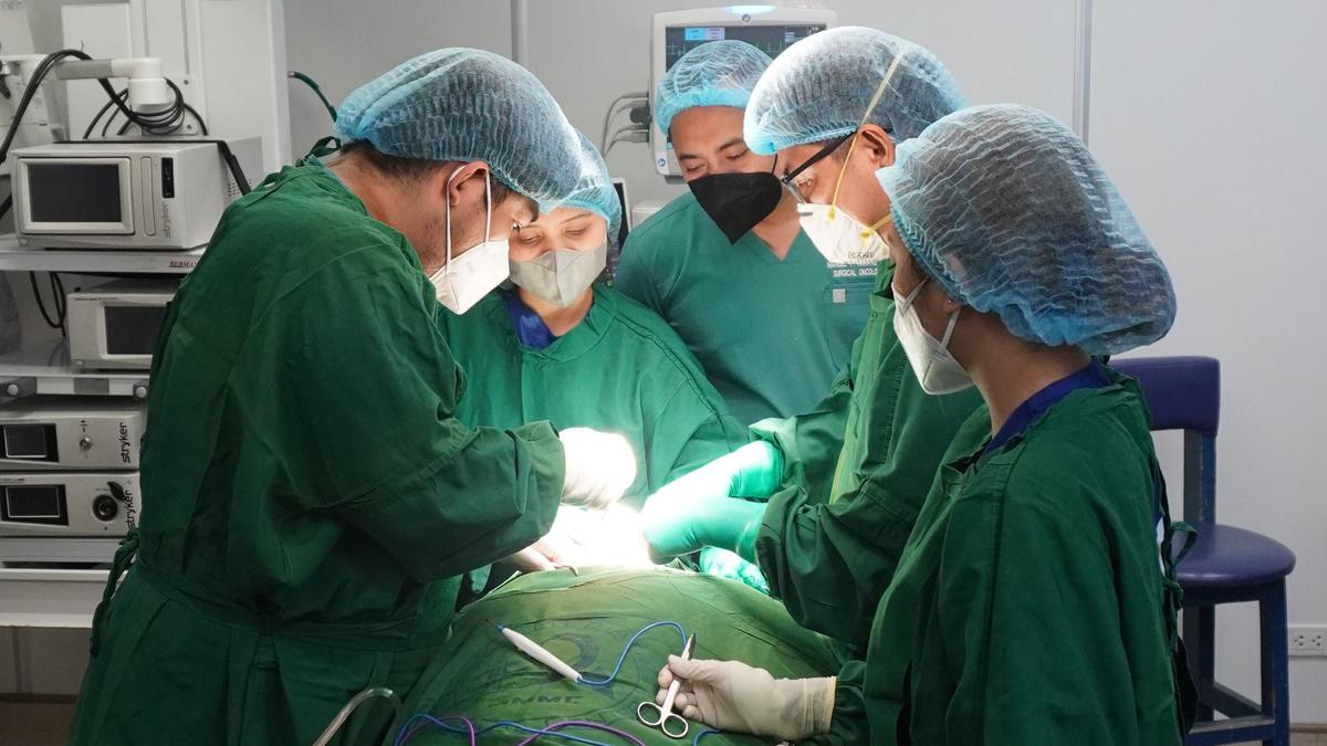 Aksi Dokter Lanjut Operasi Saat Gempa 7,1 SR Ini Banjir Pujian ...