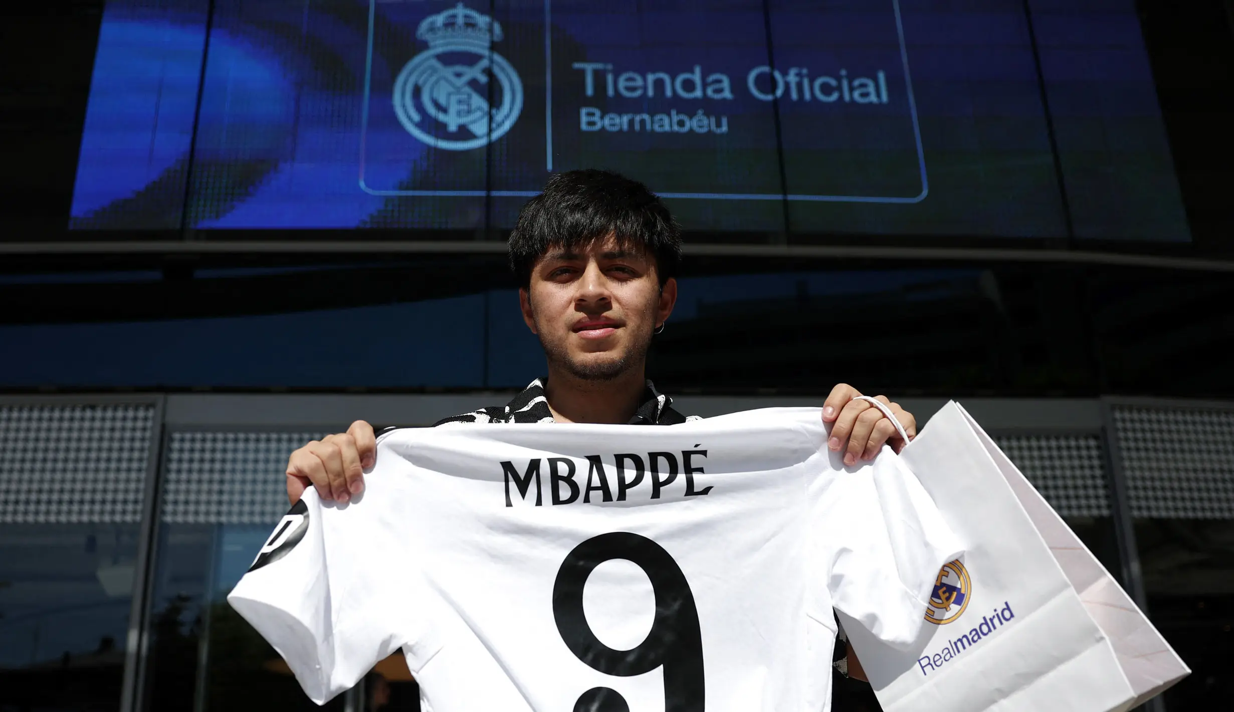 Resmi Diluncurkan Jersey Kylian Mbappe Ramai Diburu Suporter Real 3834
