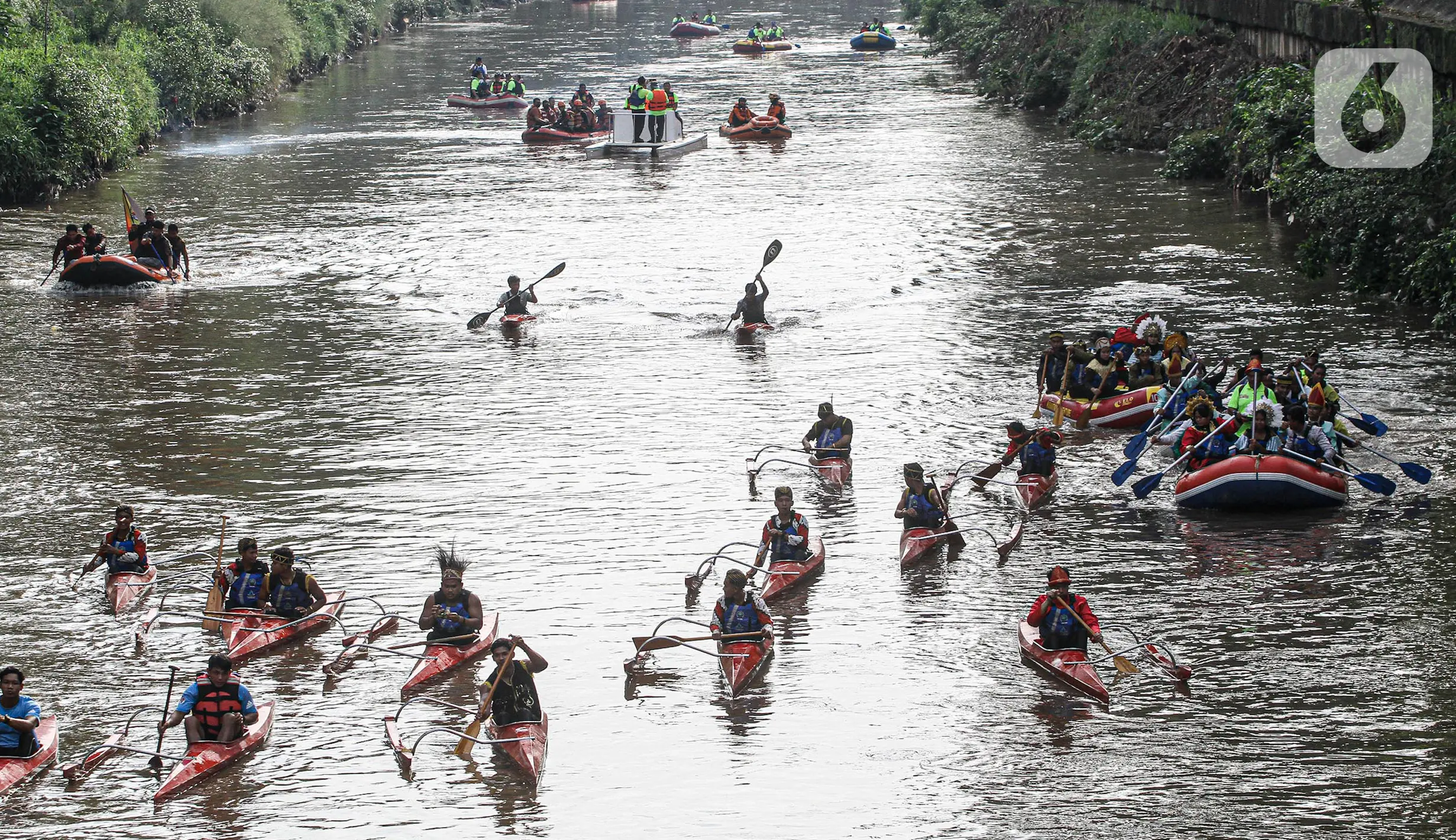 Melihat Keseruan Festival Dayung Ciliwung - Foto Liputan6.com