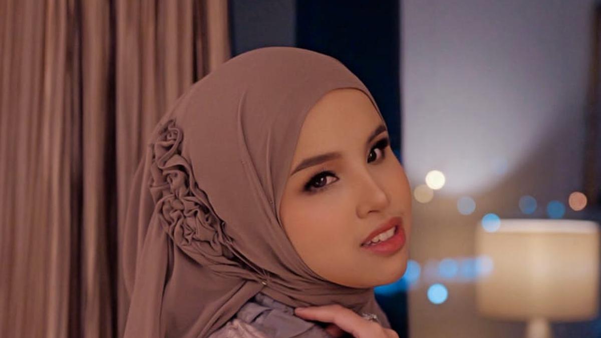 Sosok Putri Ariani, Penyanyi Berbakat yang Disebut sebagai Cucu Habibie - Entertainment Fimela.com