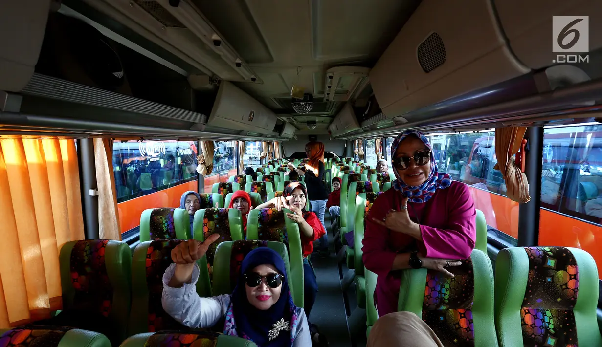 PHOTO: Ribuan Relawan Projo Hadiri Pernikahan Kahiyang-Bobby - Foto ...