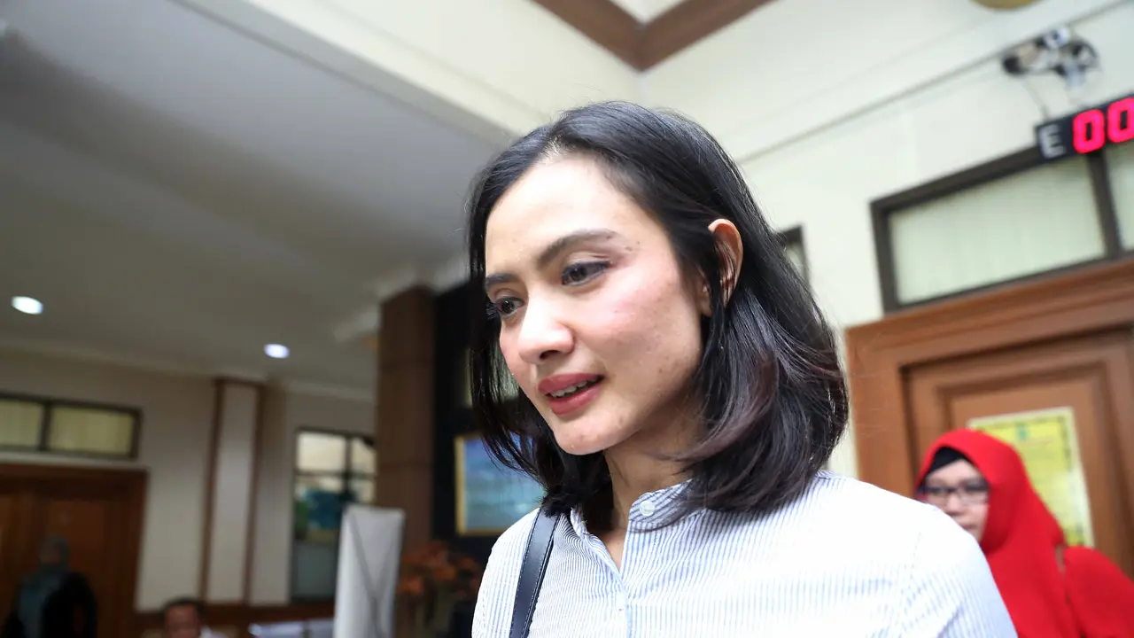 Ade Maya Tak Menyesal Bercerai dari Ibnu Jamil - ShowBiz Liputan6.com