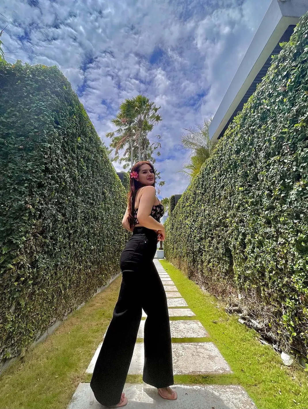 FOTO: Diminta Jadi Istri Razman Arif Nasution, Ini Potret Cantik Iqlima ...