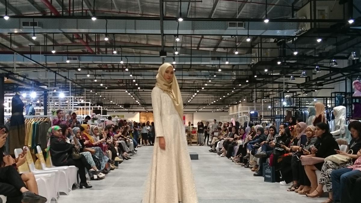 Pusat Fashion Barang Branded dan Busana Muslim Terbaru di BSD