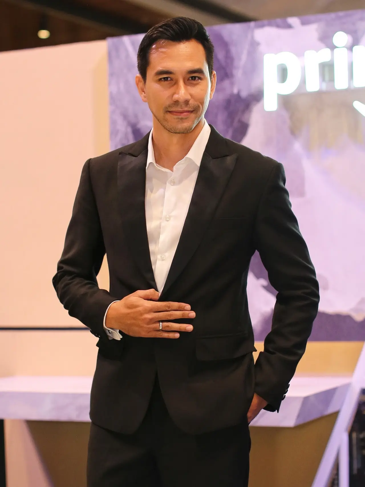Darius Sinathrya Pamer Perut 'Roti Sobek', Netizen: Cobaan Wanita di ...