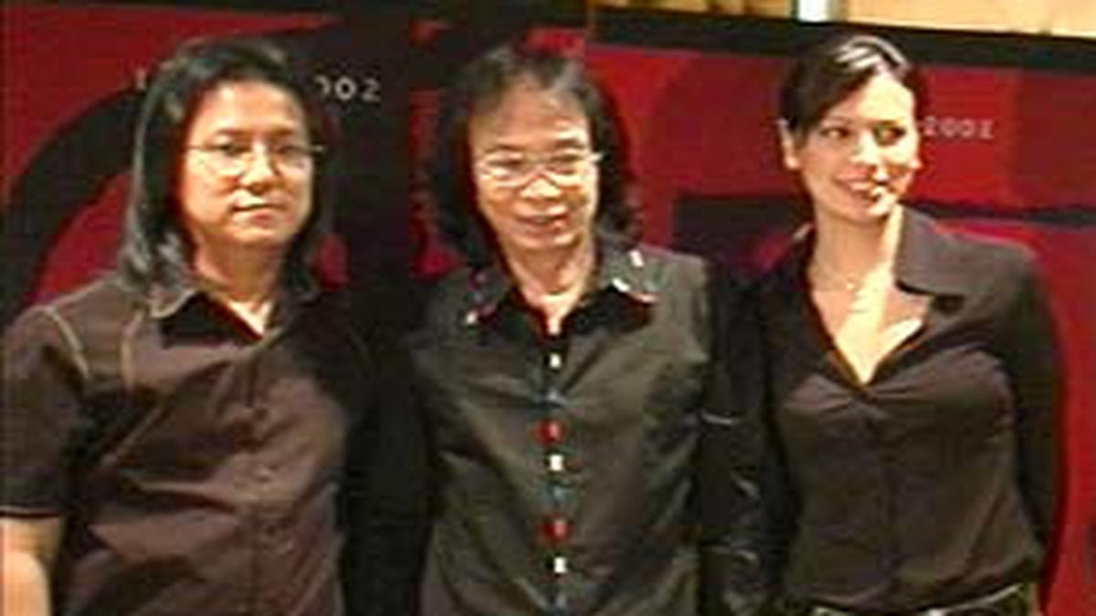 Album "Dekade" Chrisye - ShowBiz Liputan6.com