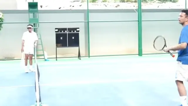 Bakal Tanding Tenis Lawan Desta, Ini 7 Potret Persiapan Raffi Ahmad ...