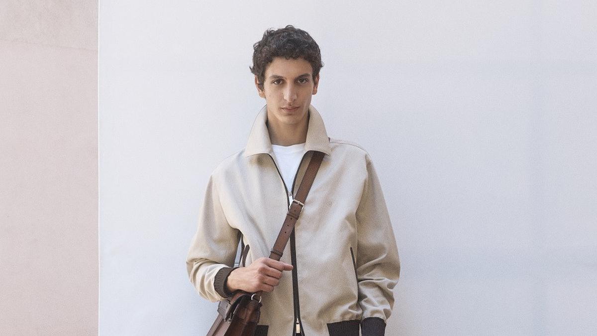 8 Tren Busana Pria Bergaya Kosmopolitan dalam Koleksi Berluti Spring Summer 2023 - Photo Fimela.com