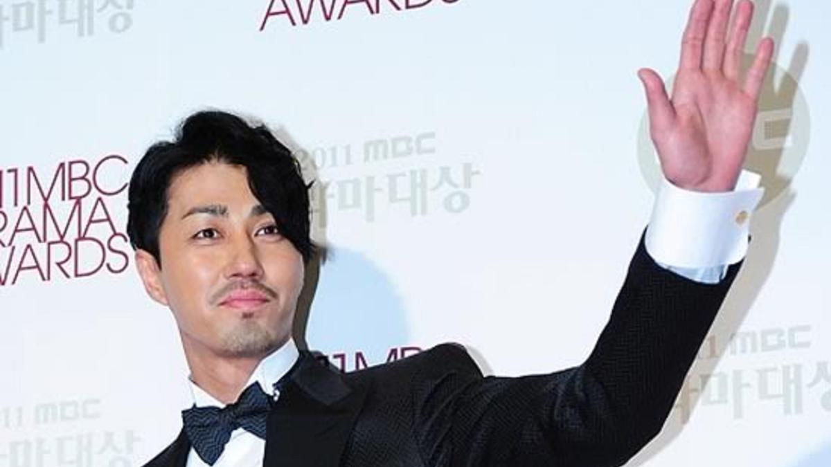 Yoon Tae Young Susul Yuri SNSD di Drama Neighborhood Hero ...