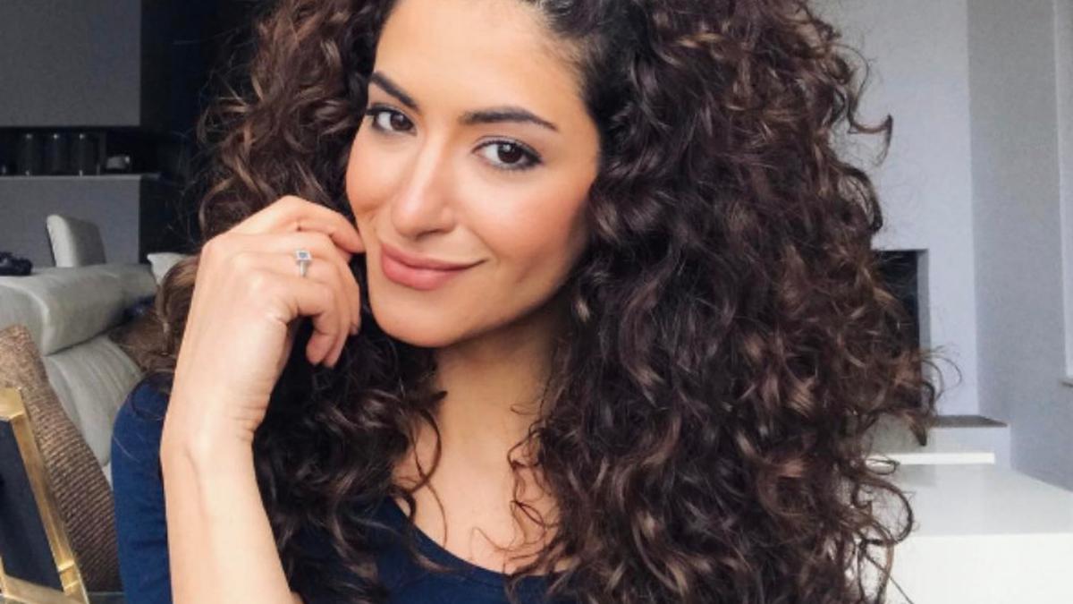 Tampil Beda dengan Kreasi Rambut Keriting Ini - Beauty Fimela.com