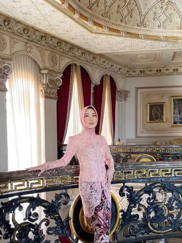 8 Potret Daffa Nabilah Sultan Sidoarjo Lamaran, Pemilik Rumah Bak Istana Disney