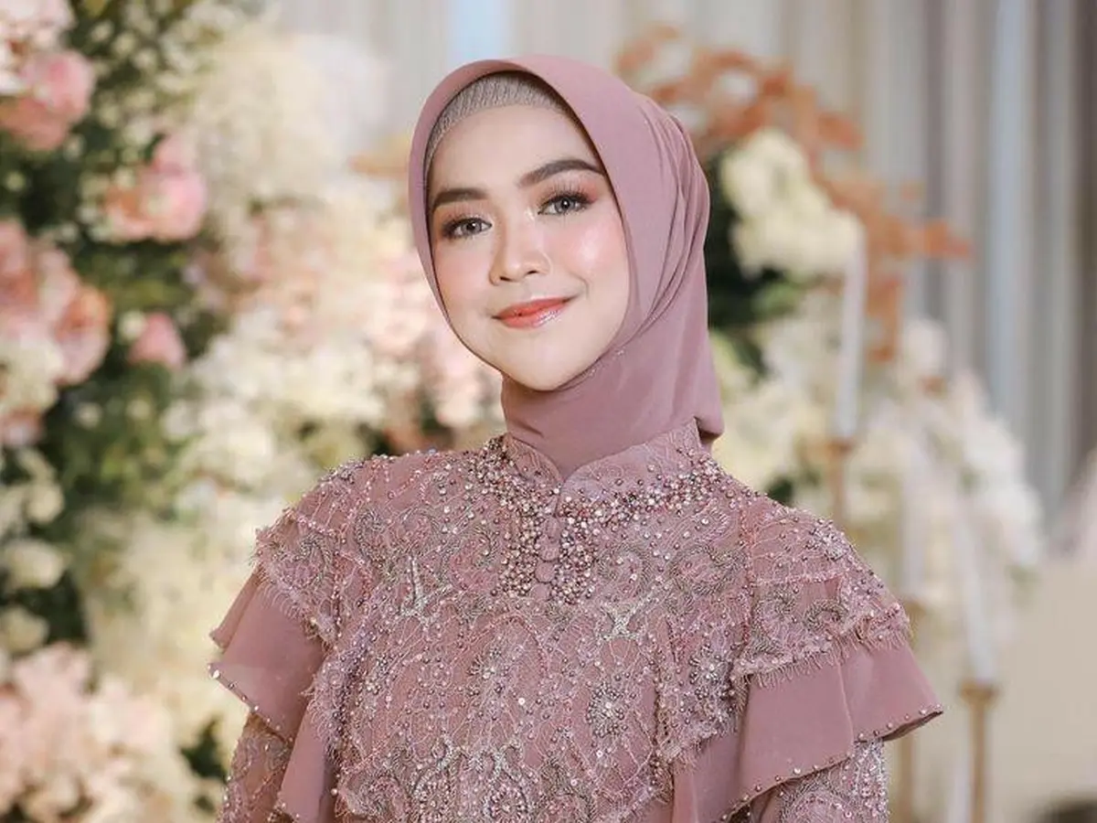Kebaya Wisuda Modern Hijab