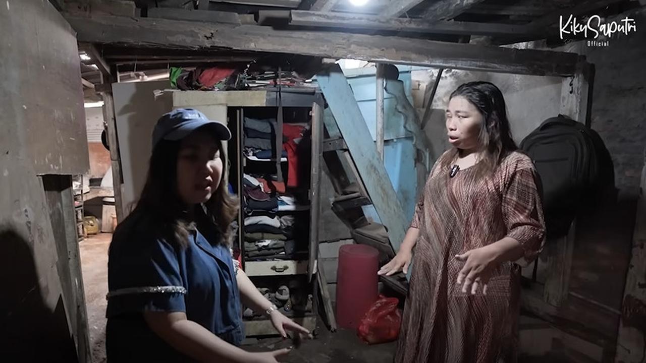 'Emak-emak' Komika Viral, Intip 8 Potret Rumah Sederhana Mpok Citra yang Beratap Seng