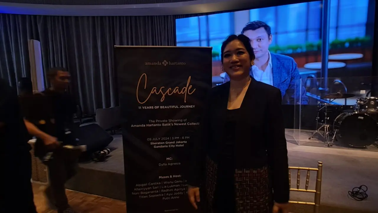 Desainer Amanda Hartanto Pamer Koleksi Lurik Buatan Tangan, Ajak ...