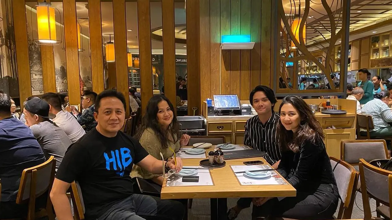 6 Potret Kebersamaan Triawan Munaf dengan Sherina - Hot Liputan6.com