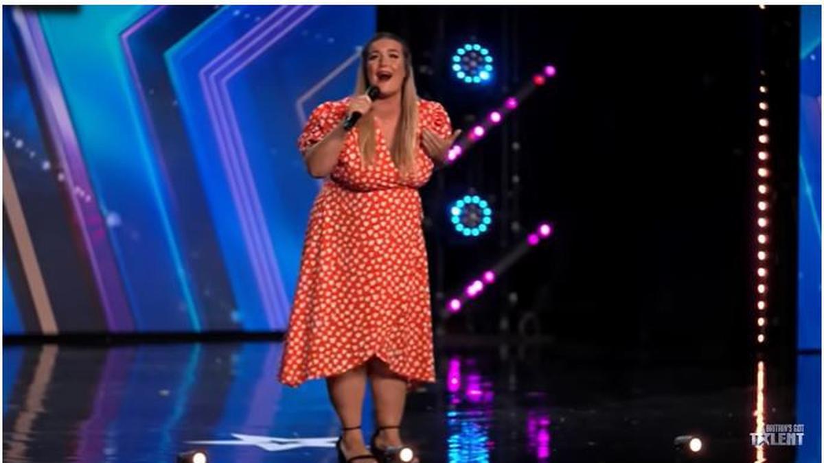 Kontestan Acara Pencarian Bakat Lahirkan Bayi Sebelum Aksinya di ...