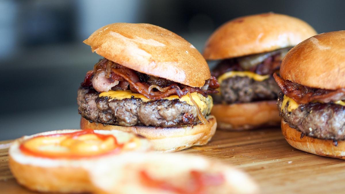 Cara Mudah dan Praktis Membuat Burger Lezat di Rumah