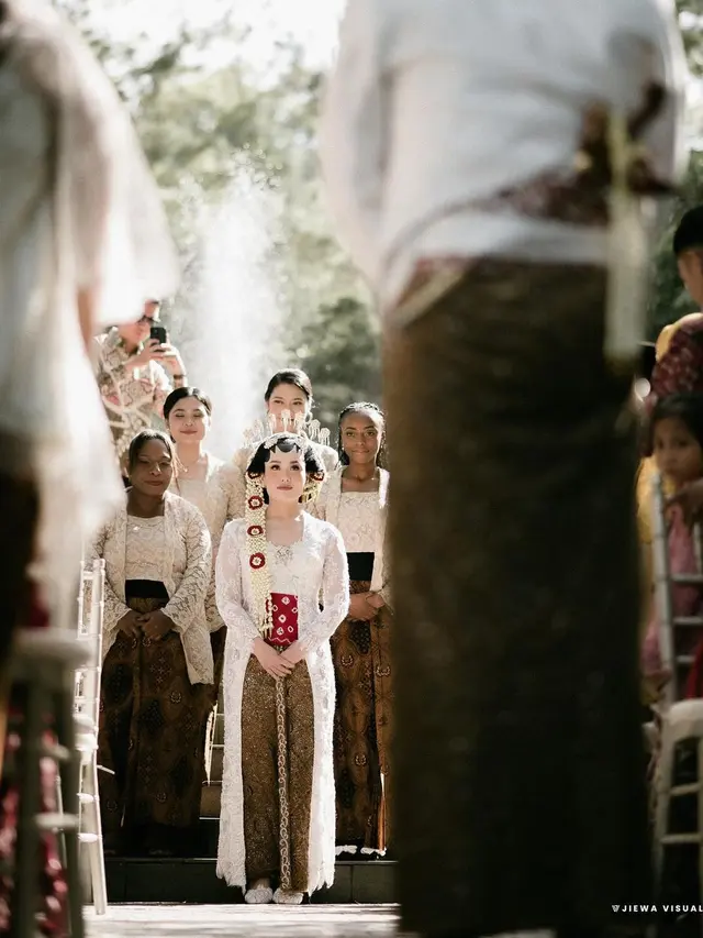 7 Potret Pernikahan Abi Respati Teman Millen Cyrus, Menyesal Pernah Jadi Waria - Hot Liputan6.com