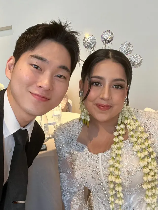 6 Potret Pernikahan YouTuber Nessie Judge, Sosok Suami Curi Perhatian - Hot Liputan6.com