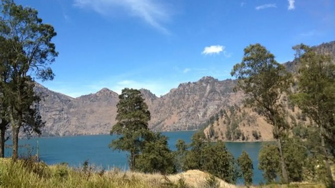 Mistis Gunung Rinjani: Ancaman Dunia Jin dan Legenda Dewi Anjani ...