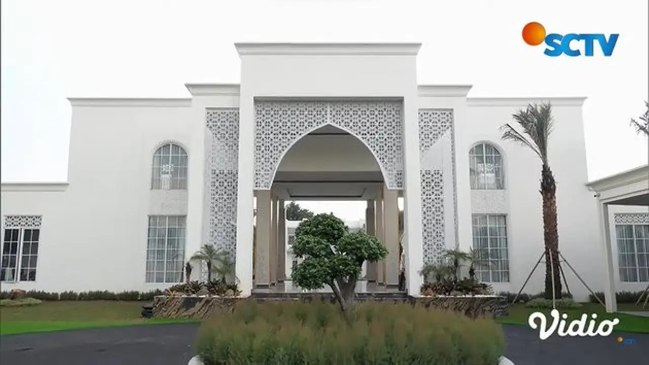 7 Potret Rumah Mewah Ustaz Solmed dan April Jasmine, Luas Setengah Hektar - Hot Liputan6.com