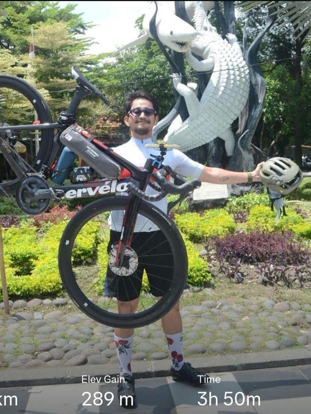 7 Potret Bio One Pamer Perut Buncit, Sempat Sangat Kurus di Film ‘Srimulat’