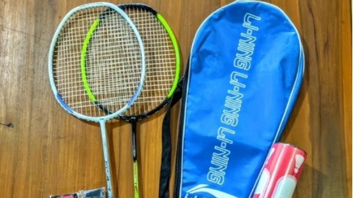 Bola Beli: Raket Badminton Merek Lining Mulai Banyak Tiruannya - Ragam ...