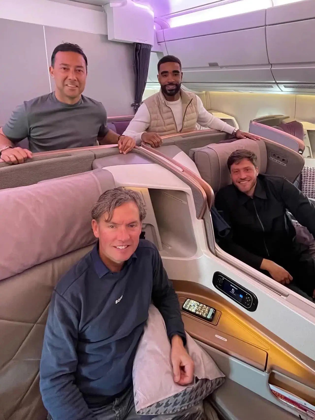 Alex Pastoor dan Denny Landzaat Otw Jakarta untuk Gabung Timnas Indonesia, Bawa Quentin Jakoba ...