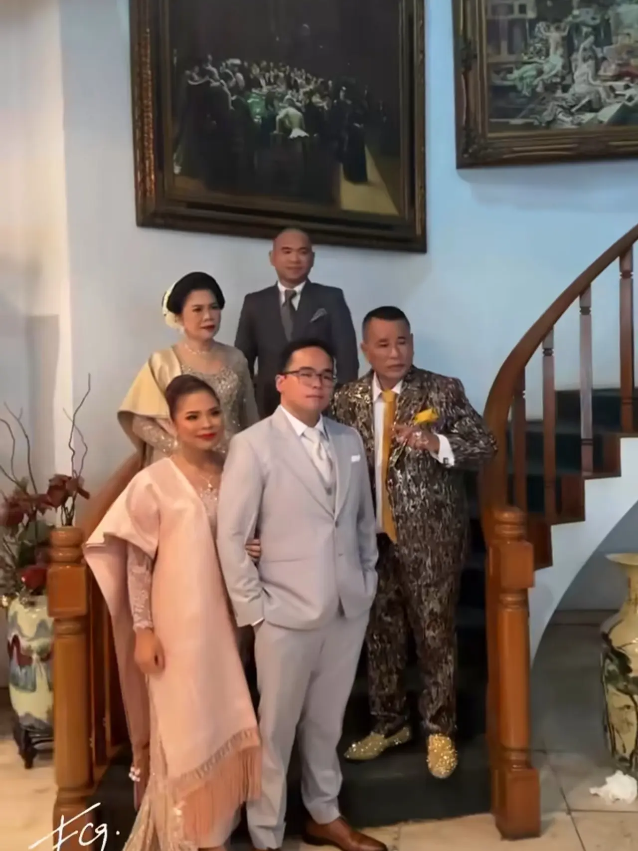 7 Momen Pernikahan Fritz Hutapea dan Chen Giovani, Romantis Pamer ...