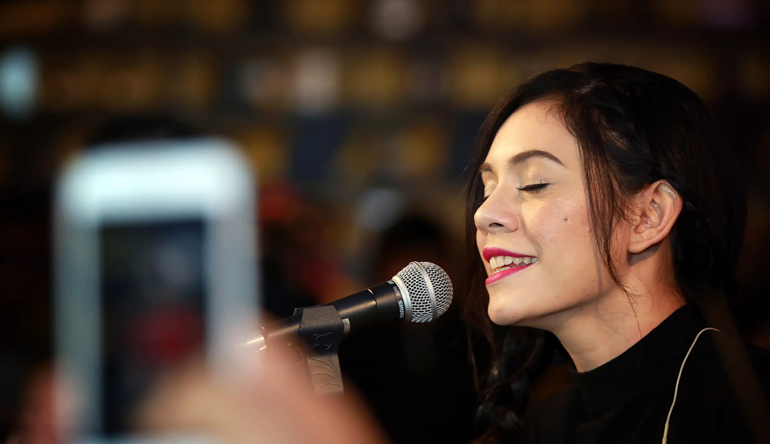 Sukses Dalam Bermusik,Artis Cantik Shae Luncurkan Album Baru Berjudul ...