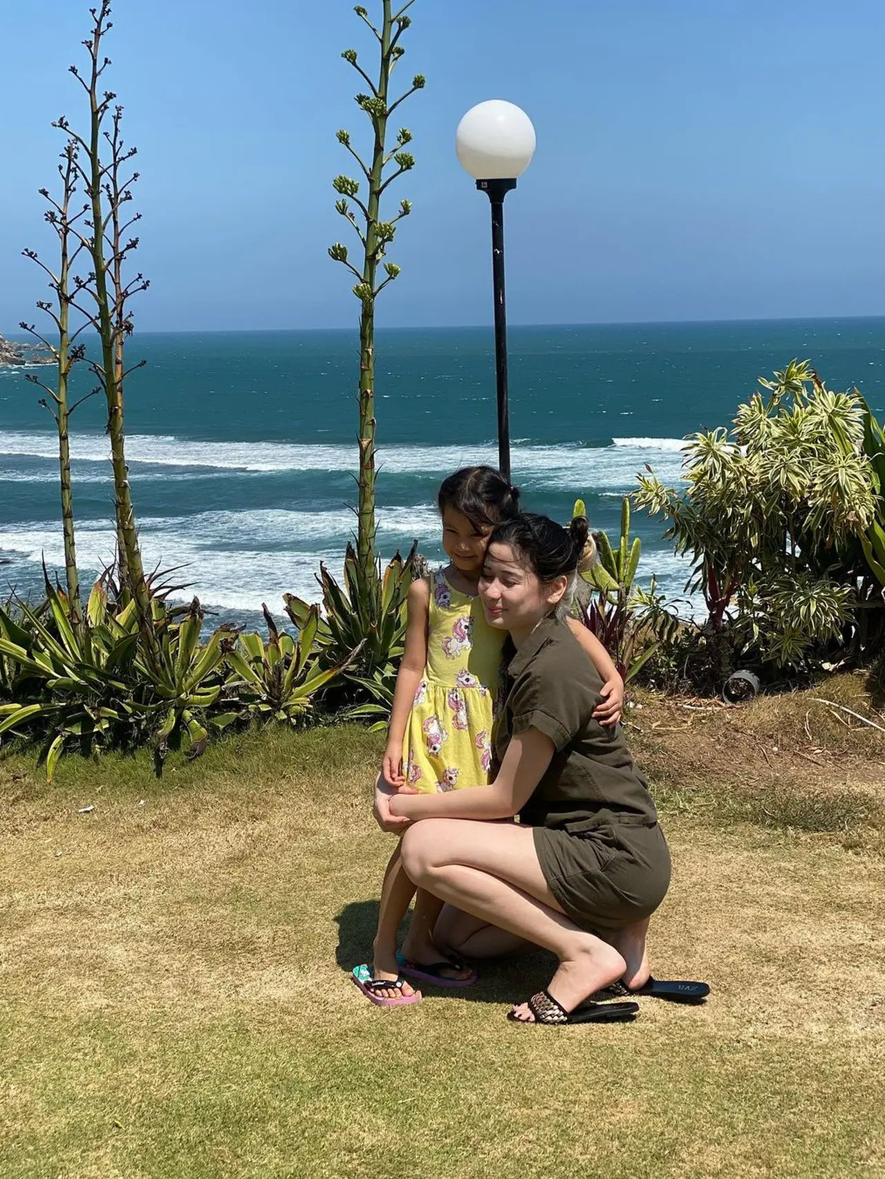 Jadi Ibu Tetap Awet Muda, Ini 6 Potret Iris Wullur Mantan Artis FTV Momong Tiga Anak - Hot ...