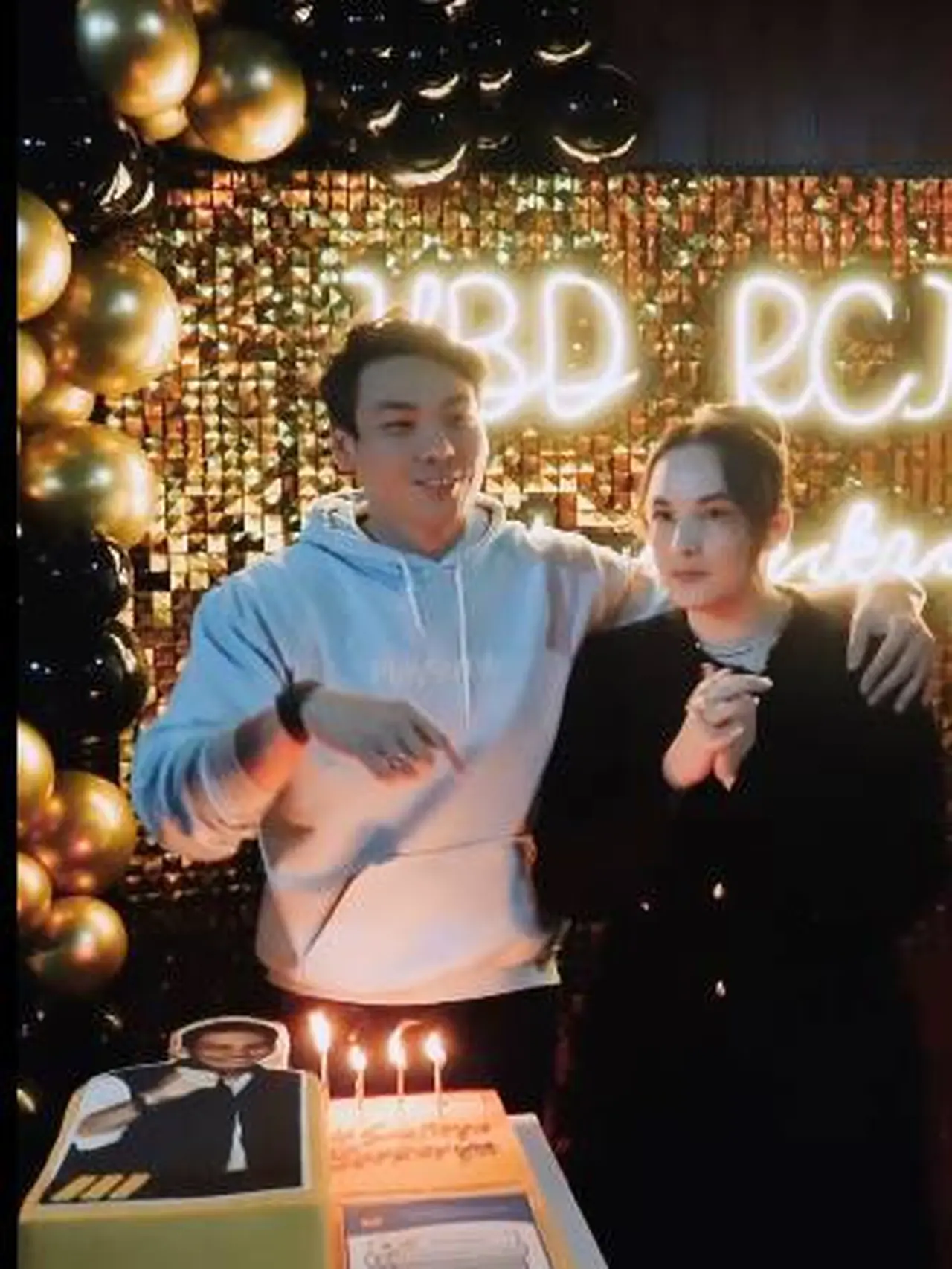 7 Momen Ulang Tahun Suami Chelsea Islan Ke-31, Kuenya Unik - Hot ...