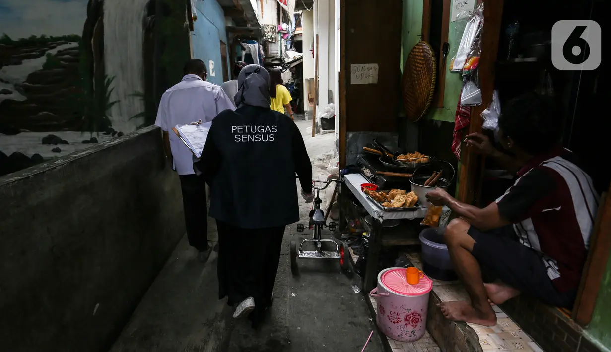 FOTO: BPS Lakukan Sensus Penduduk Secara Tatap Muka - Foto Liputan6.com