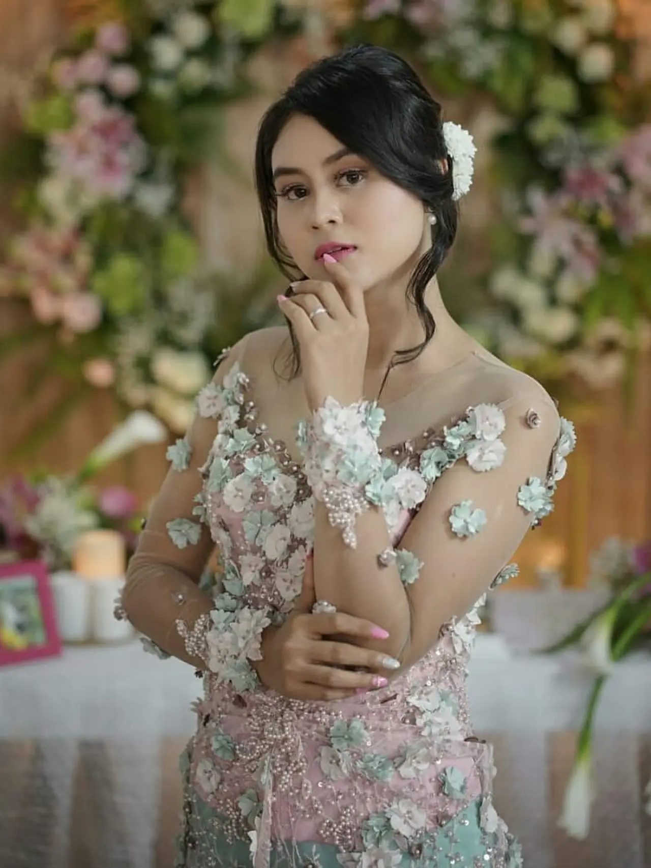 6 Pesona Dwinda Ratna, Istri Mas Pur yang Bikin Susah Kedip - Hot ...