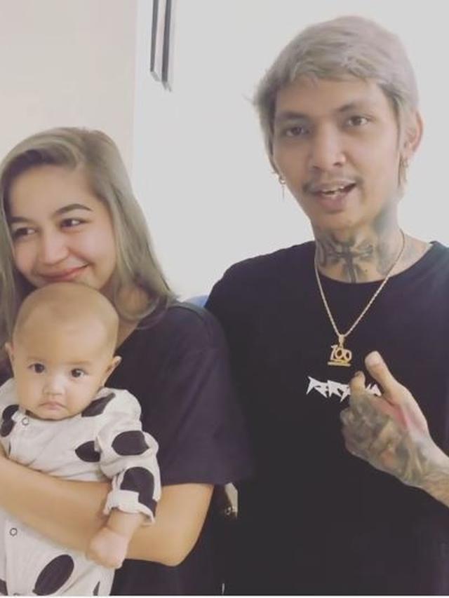 6 Potret Young Lex dan Istri Asuh Baby Zaenab, Keluarga Bahagia - Hot ...