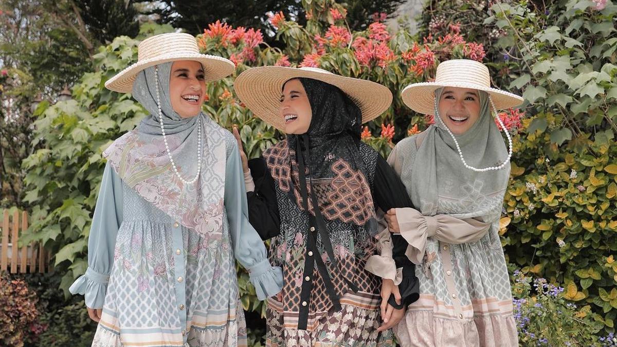 Potret Laudya Cynthia Bella Bersama Shireen dan Zaskia Sungkar, Kompak Seperti Kakak Adik - Foto ...