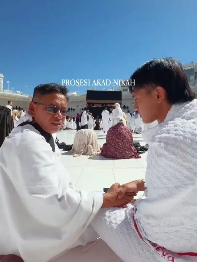 7 Potret Akad Nikah dan Pemotretan Hanis Sagara di Depan Ka'bah ...