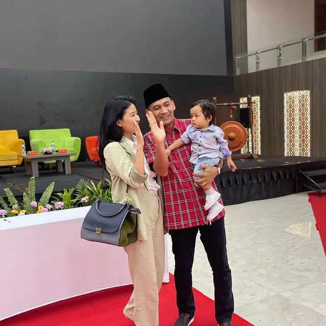 6 Momen Olivia Zalianty Bareng Suami dan Anak yang Jarang Tersorot, Pamer Potret Harmonis ...