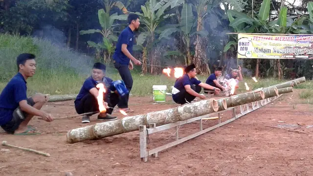 Duar!! Serunya Perang Meriam Bambu pada Malam Nuzulul Quran di Cilacap ...