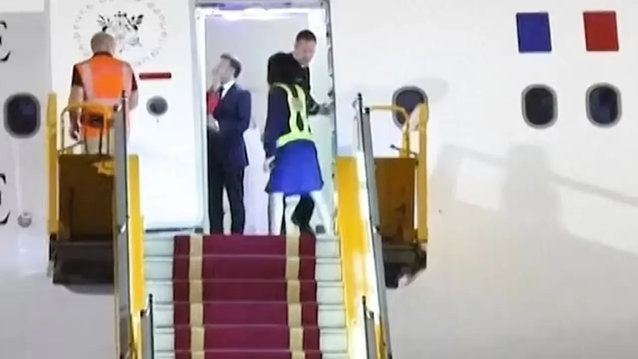 Kisah Cinta Presiden Prancis Emmanuel Macron, Murid dan Guru yang ...