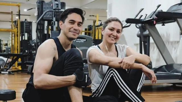 7 Potret Artis yang Suka 'Nge-gym' Bareng Pasangan, Tampak Mesra dan ...