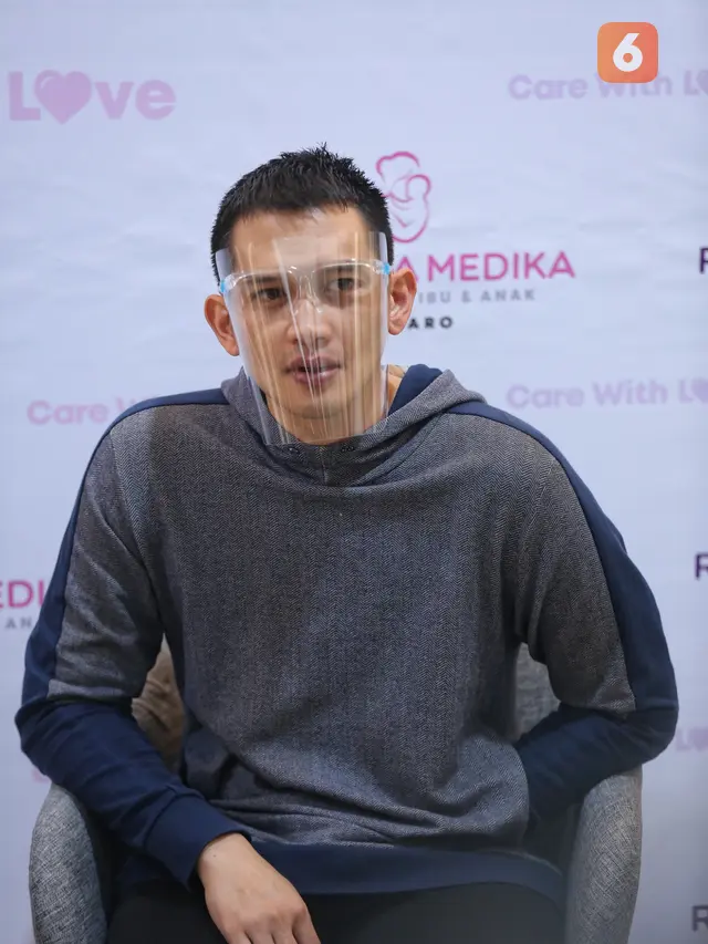 Rezky Aditya Membantah Punya Anak dari Wanita Lain - ShowBiz Liputan6.com