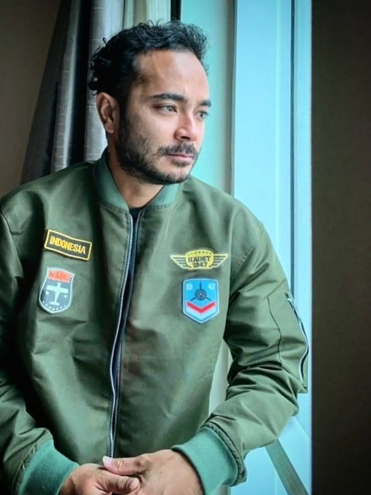 6 Potret Marthino Lio Jadi Pejuang dalam Film Kadet 1947 - Surabaya ...