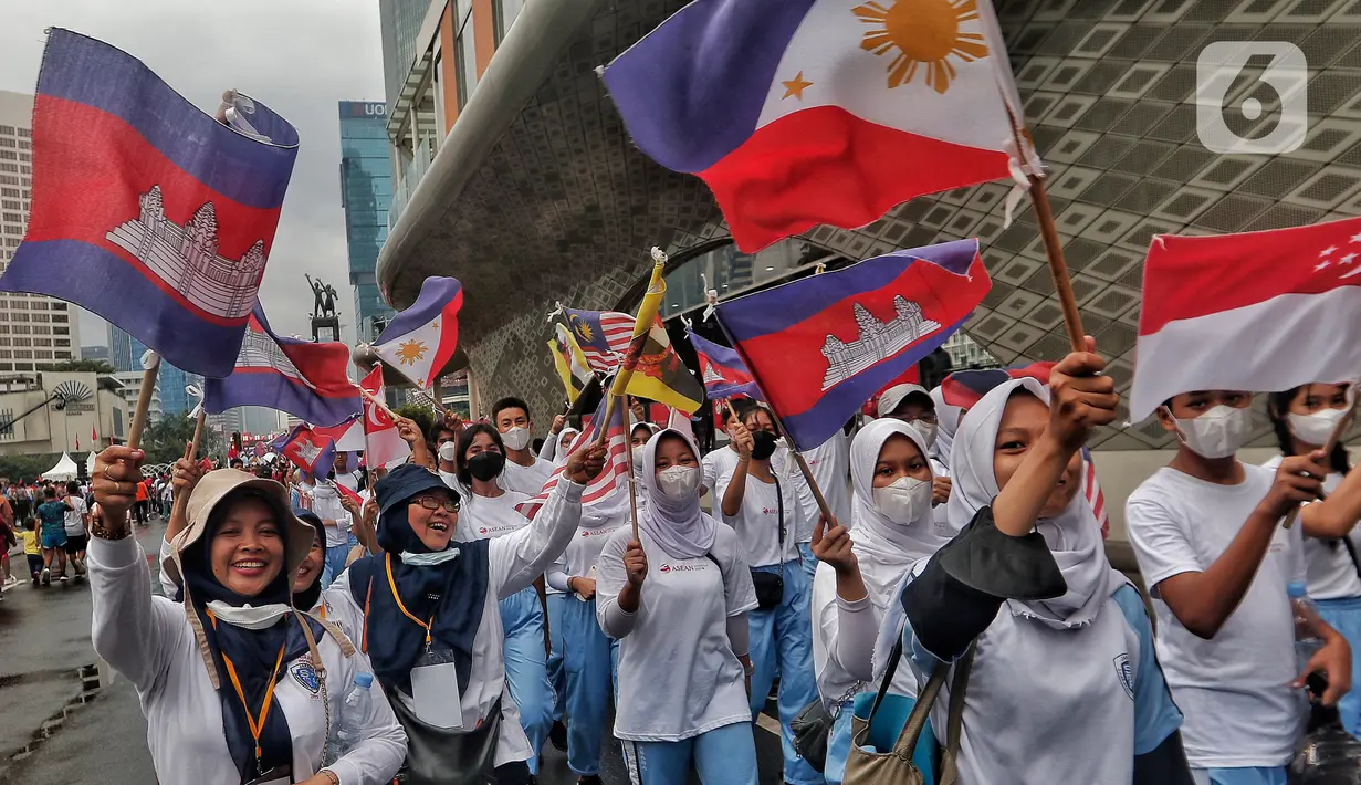 Kemeriahan Parade Kick Off Kekuatan Indonesia ASEAN 2023 - Foto ...
