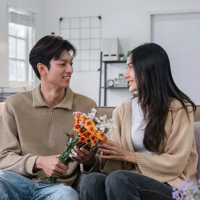 5 Kebiasaan Kecil yang Bikin Hubungan Makin Langgeng - Relationship Fimela.com