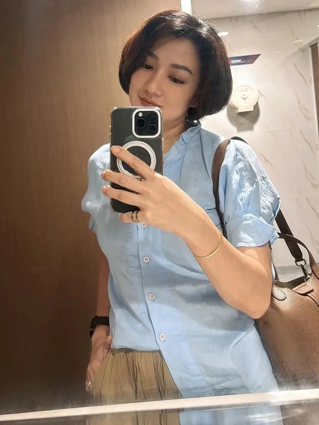 6 Potret Terkini Melly Mono Eks Vokalis SHE, Bergaya Rambut Pendek ...