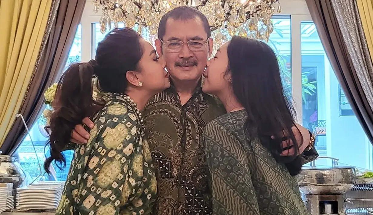 Potret Mayangsari Bareng Bambang Trihatmodjo dan Khirani, Keluarga Penuh Kasih Sayang - Foto ...