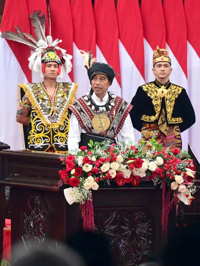 5 Potret Dua Ajudan Jokowi yang Tiap Tahun Bikin Salfok Netizen, Salah ...
